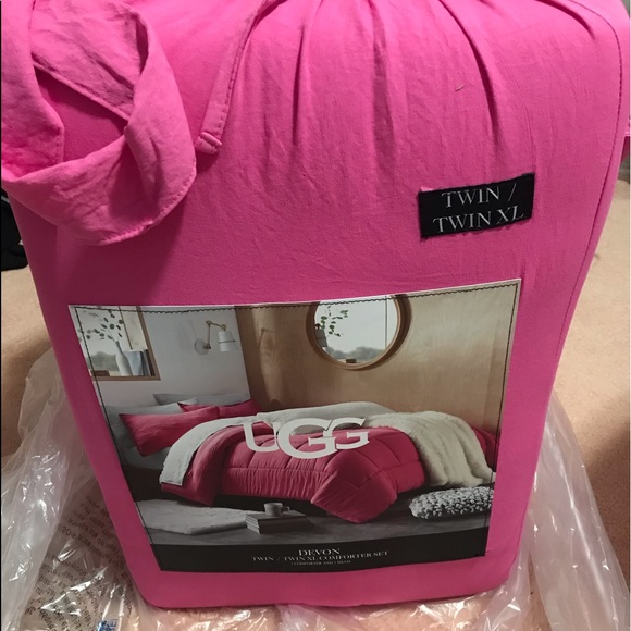 UGG | Bedding | Ugg Brand New Twintwinxl Beautiful Pink Color | Poshmark